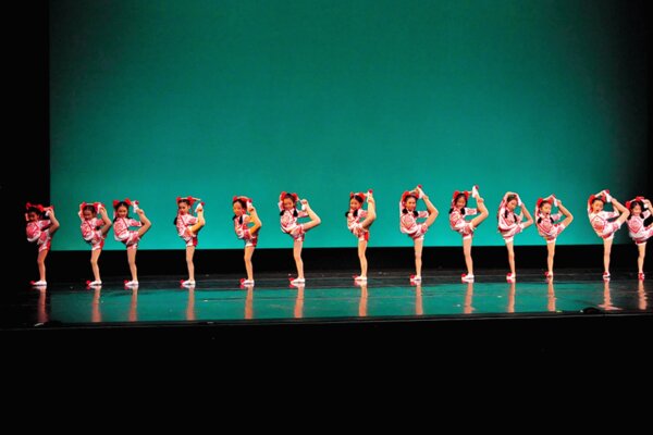 Jun Lu Performing Arts | InPlay.org